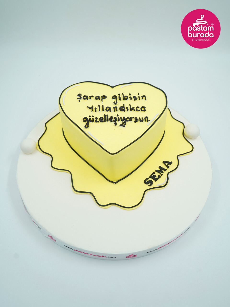 Yazı Detaylı Sarı Pasta